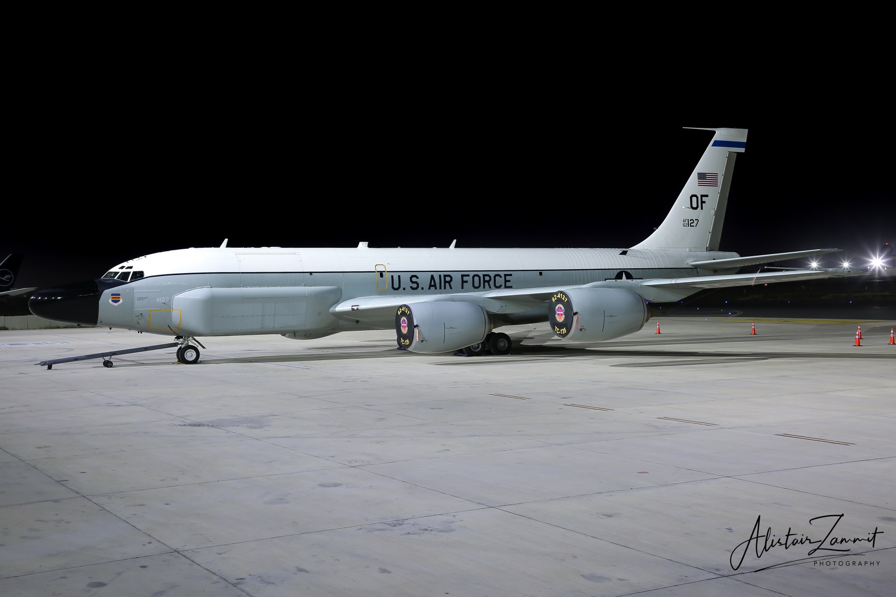 Boeing TC-135W Stratolifter